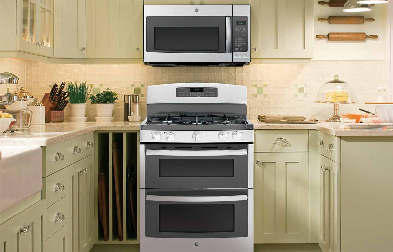 Stainless steel appliance design for a modern kitchen | GE Appliance